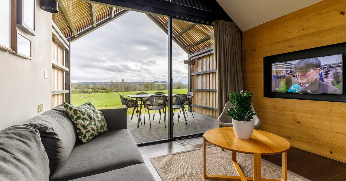 Glazing For Golf Clubs | The Ultimate Guide | IQ Projects | IQ Projects UK